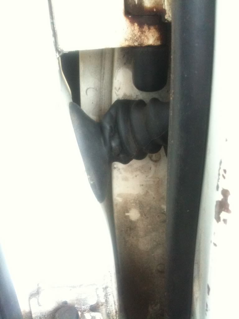 question for VN/VP owners with OEM central Locking | Just Commodores